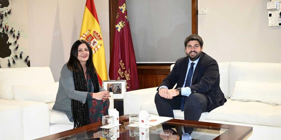 La profesora de Derecho de la UMU Blanca Soro, primera mujer en el ...